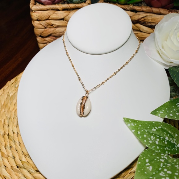 Accessories | Natural Cowrie Shell Pendant Necklace Edged In Gold ...
